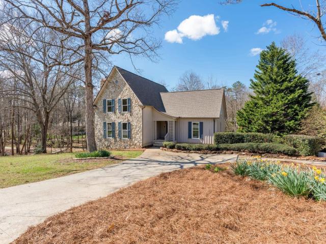 302 Golf View Lane