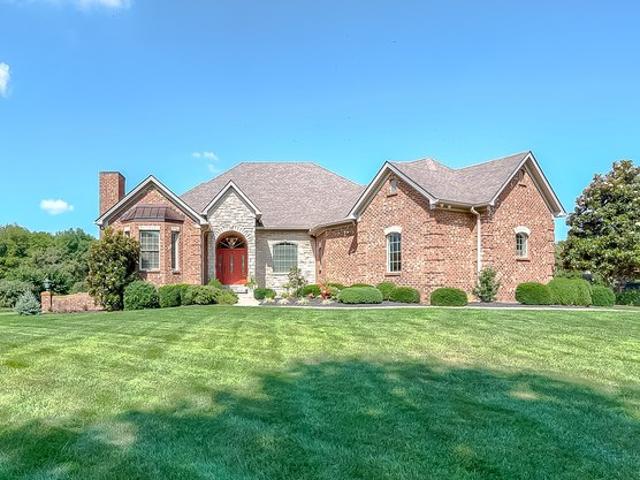 302 Golf Club Dr, Nicholasville, KY 40356