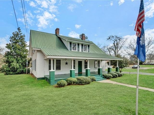 302 Gassaway St, Central, SC 29630
