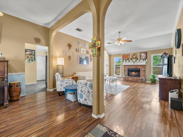 302 Glen Oak Trail