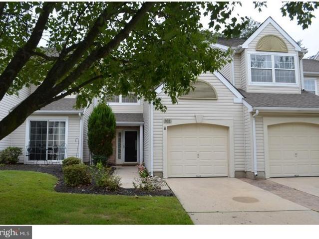 302 Doral Dr, Blackwood, NJ 08012