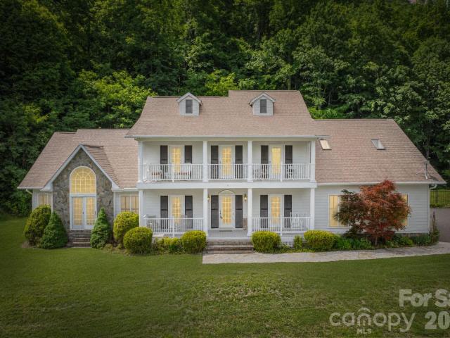 302 Davy Crockett Drive