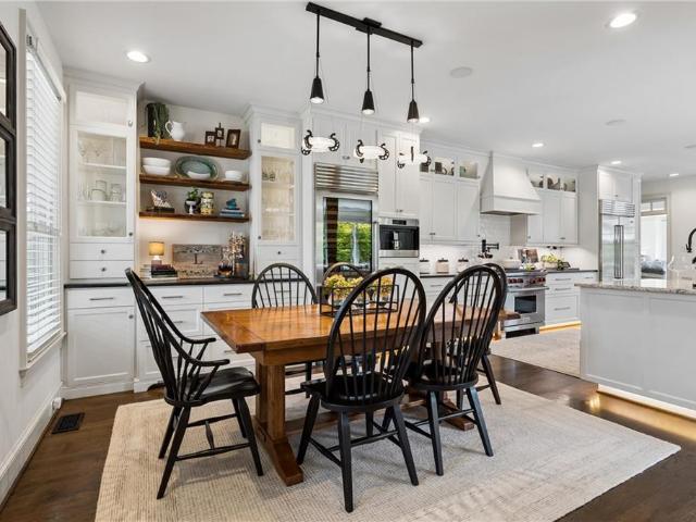 302 Dawson DR
