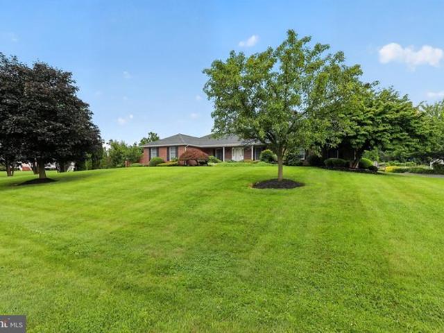 302 Detjen Dr, Hockessin, DE 19707