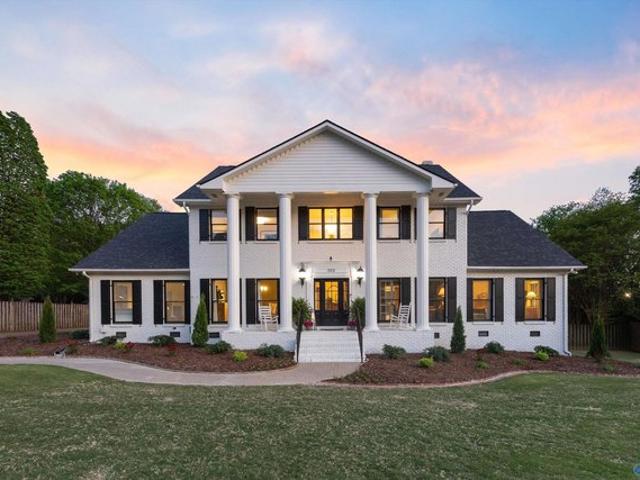 302 Devon Cir SE, Huntsville, AL 35802