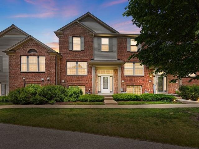 302 Devoe Dr, Oswego, IL 60543