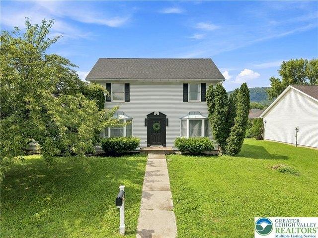 302 Delaware Ave, Wind Gap, PA 18091