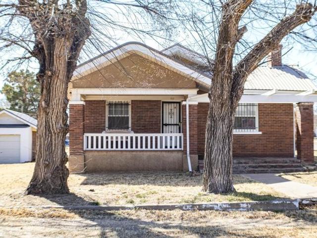 302 E 6th St, Clarendon, TX 79226