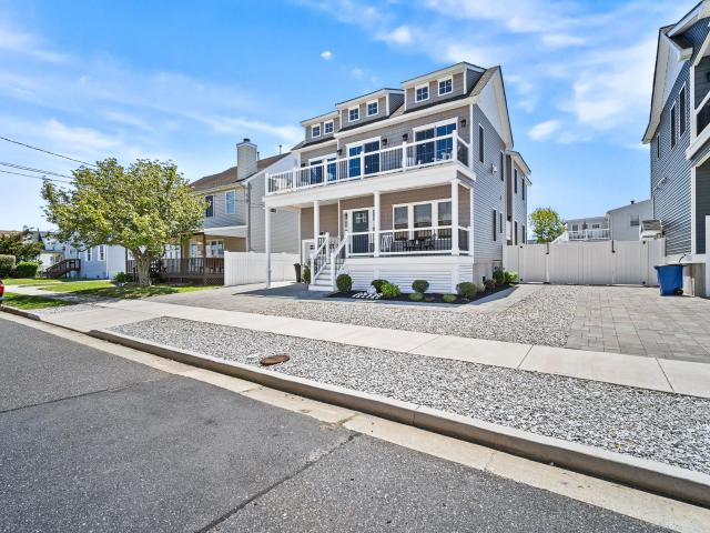 302 E 13th Avenue