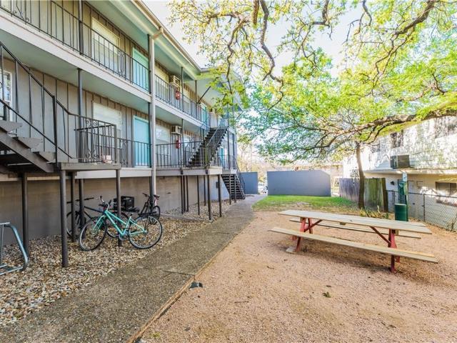 302 E 34th St # 203