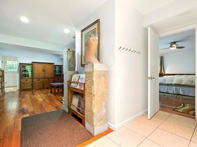 302 E Woodside Drive
