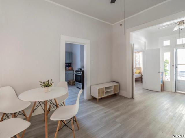 302 E Cevallos, Unit 1