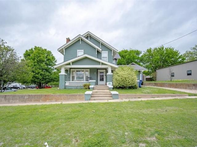 302 E Cherokee St, Wynnewood, OK 73098