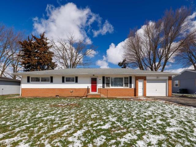 302 E Holley Dr, Kentland, IN 47951