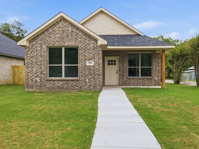 302 Evans St, Cleburne, TX 76031