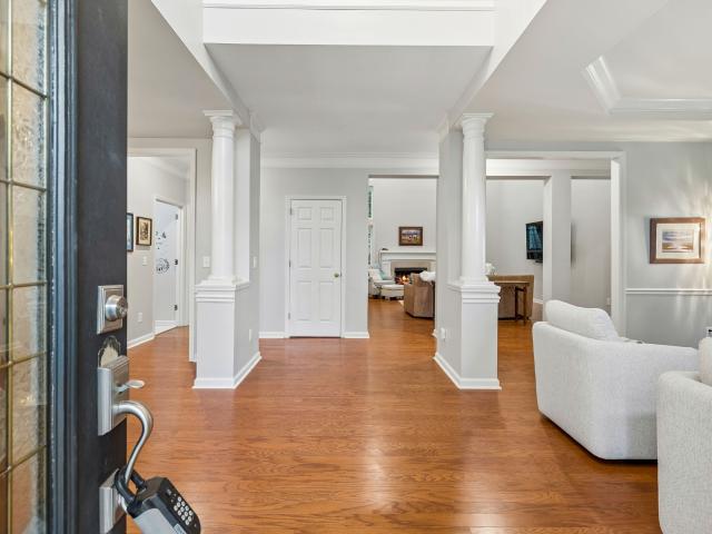 302 Findon Ct