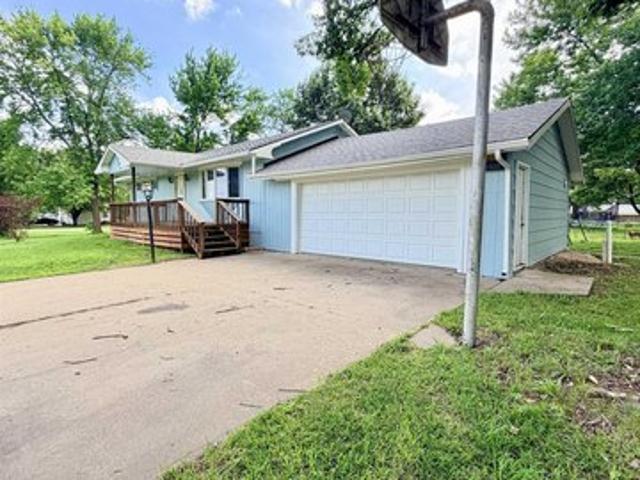 302 First St, Americus, KS 66835