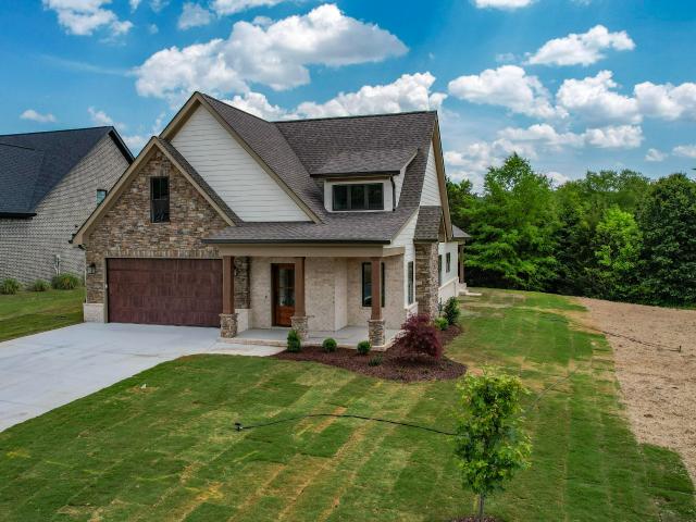302 Kings Cove Court NW