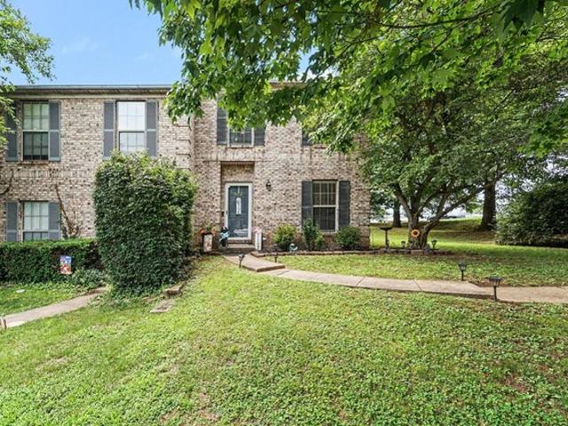302 Houston Creek Dr, Paris, KY 40361