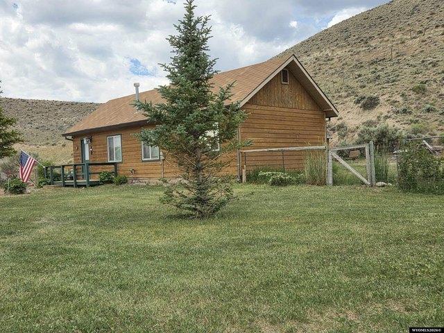 302 Horse Creek Rd, Dubois, WY 82513