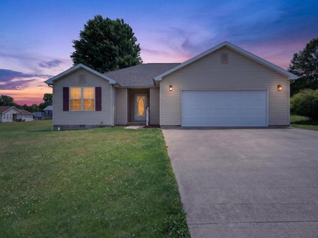 302 Hampshire Dr, Logansport, IN 46947