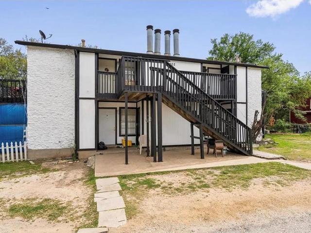 302 Hedgewood Dr
