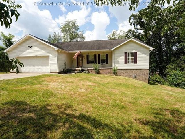 302 Hickory Rd, Glasgow, WV 25086
