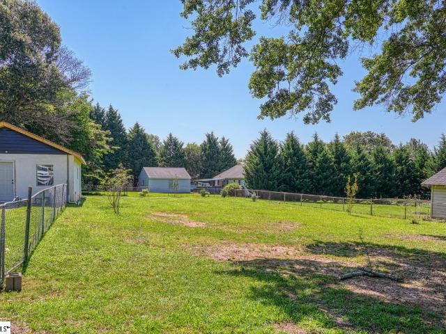 302 Hillcrest Drive