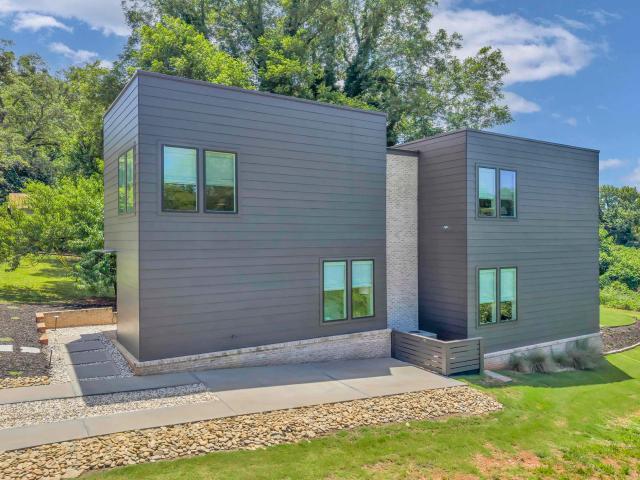 302 Hilly Street