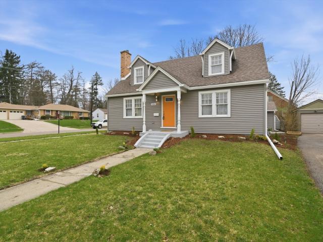 302 Hubbard Ave, Elgin, IL 60123 | Compass