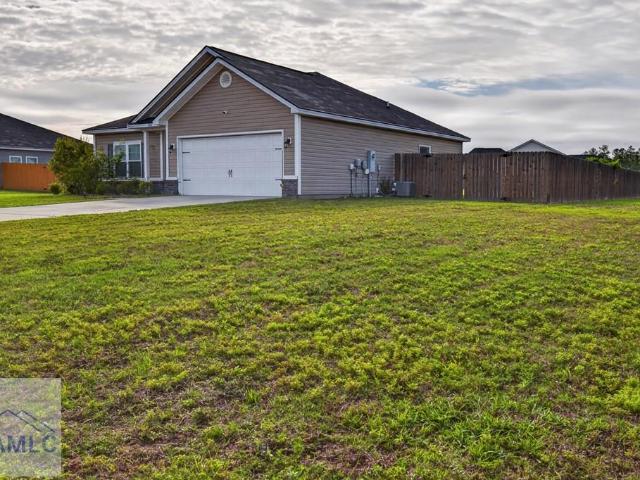 302 Huntington Drive NE