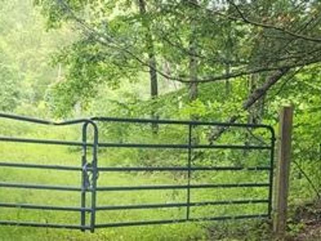 302 Jakes Lane/Mason Hill Road