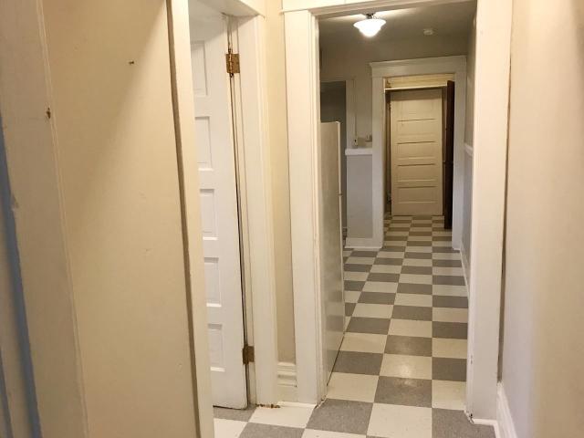302 JR THE MACPHERSON GROUP MIMI/KIT 50/50 1 Bedroom Apartment for Rent at 302 Malden Ave E, Seattle, WA 98112 Broadway