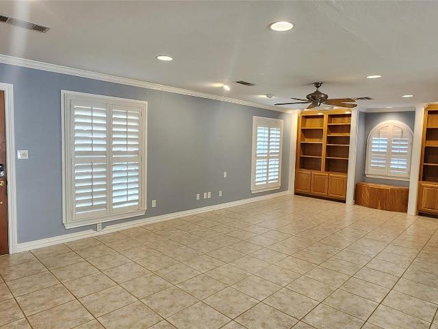 302 Julie St
