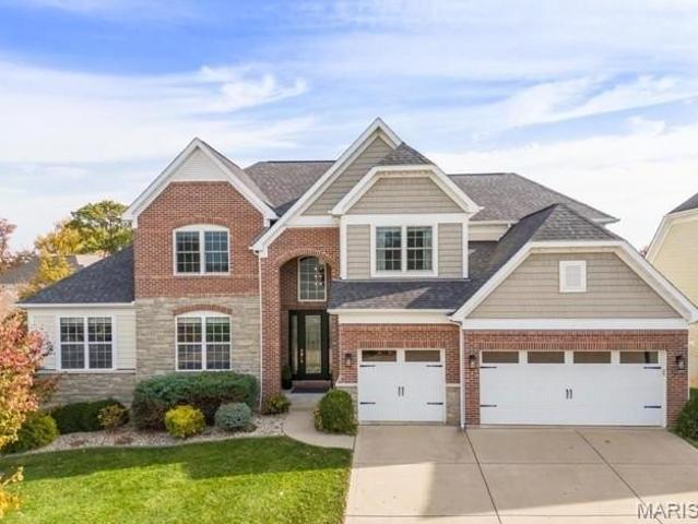 302 Oak Stand Ct, Chesterfield, MO 63005