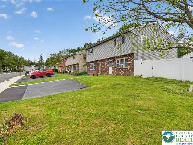 302 Lockridge Lane