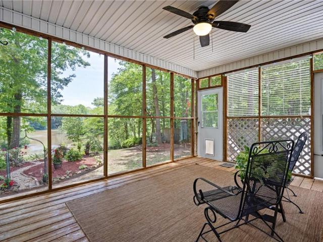 302 Lakeview Lane