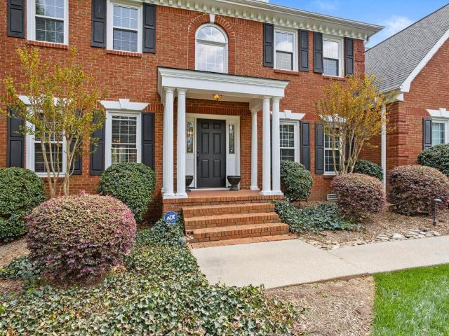 302 Ledgewood Way