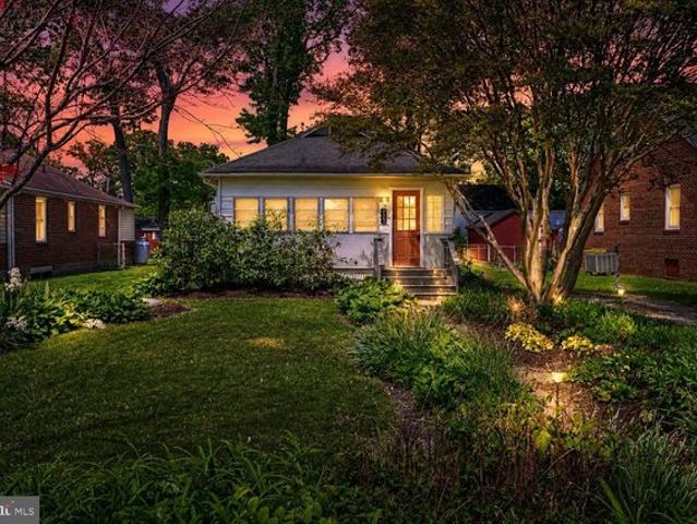 302 Linden Ave, Edgewater, MD 21037