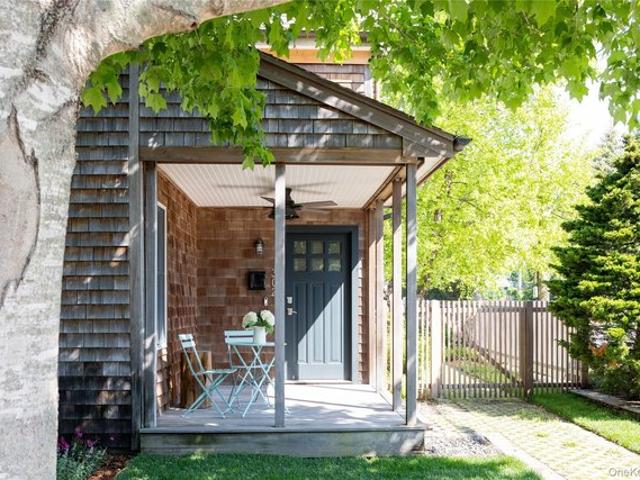 302 Monsell Pl, Greenport, NY 11944