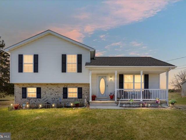 302 Montana Ct, Bunker Hill, WV 25413