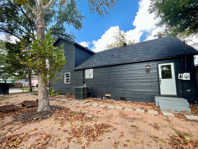 302 Moody St, Houston, TX 77009 | MLS #18078