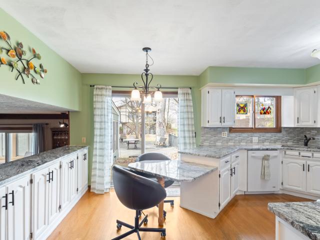 302 Maple Court