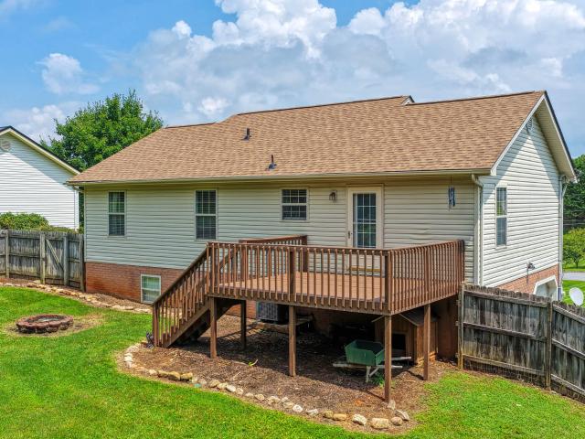 302 Maple Ridge Drive