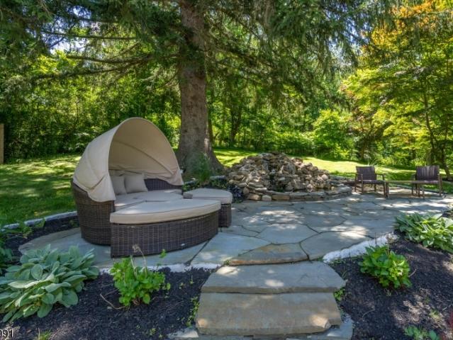 302 Mendham Rd