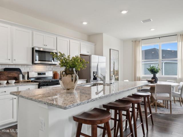 302 Mizzen Way