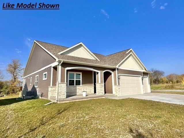 302 Michelle Ln Unit 176, Cottage Grove, WI 53527