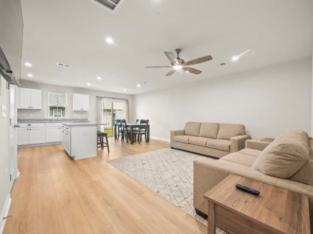 302 Myrtle Meadows Dr na