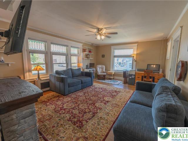 302 N 5th Street