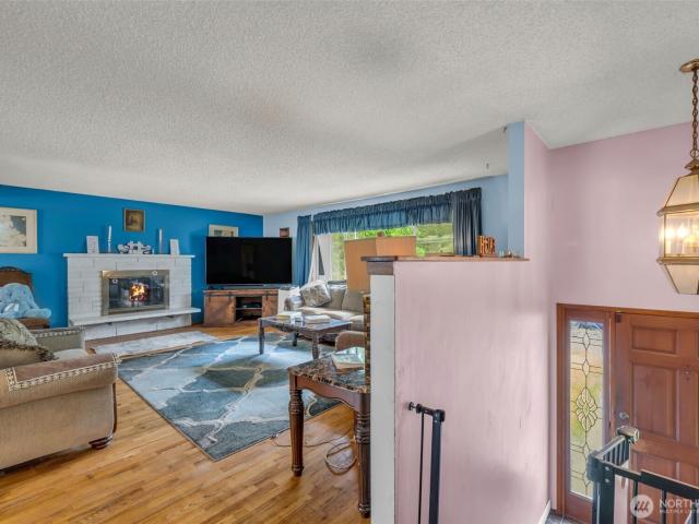 302 N 188th Street